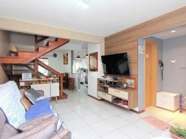 Casa em condomínio estilo sobrado com 90m², 3 dormitórios, sendo 1 suíte na zona sul/Hípica