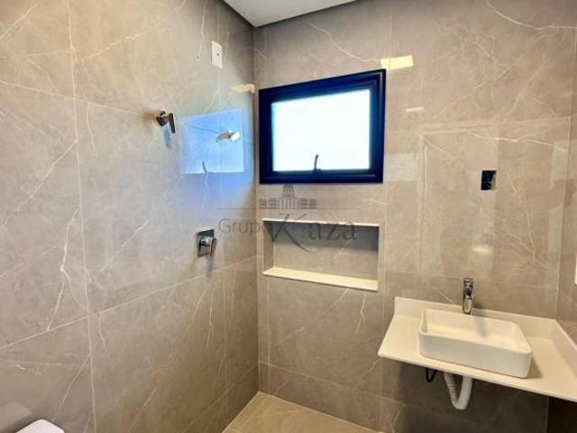 Casa Condomínio Vereda dos Campos Eugênio de Mello 3 Quartos 250m²