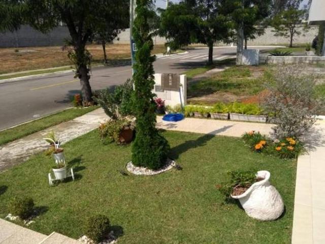 Casa em condomínio! Excelente