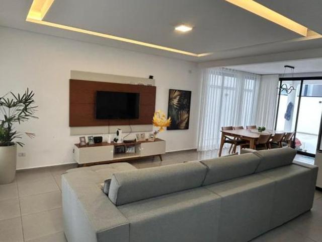 Casa em Condomínio Exclusivo em Taubaté SP, 3 Quartos, 1 Suíte, 2 Vagas de Garagem Imperdível!