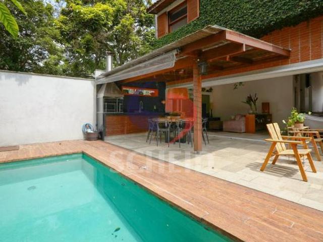 Casa em condomínio exclusivo próxima ao metrô no Alto da Boa Vista