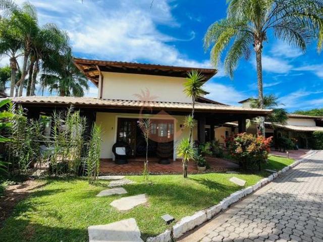 Casa em condomínio familiar e arborizado