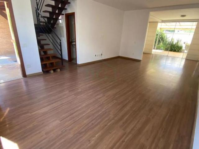 Casa em condomínio fechado