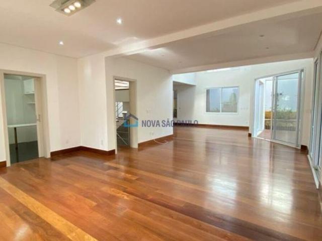 Casa em condomínio fechado à venda 4 suítes 6 vagas no Alto da Boa Vista