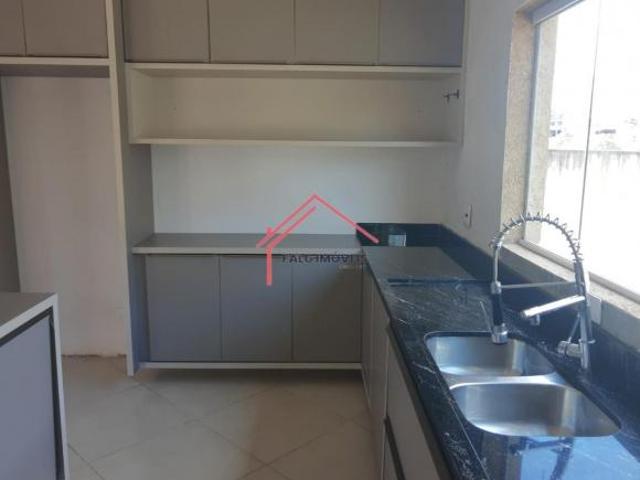 Casa em condomínio fechado 4 suites 1 cozinha planejada com piscina