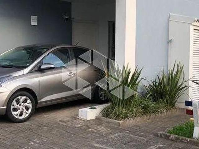 Casa em Condomínio Fechado