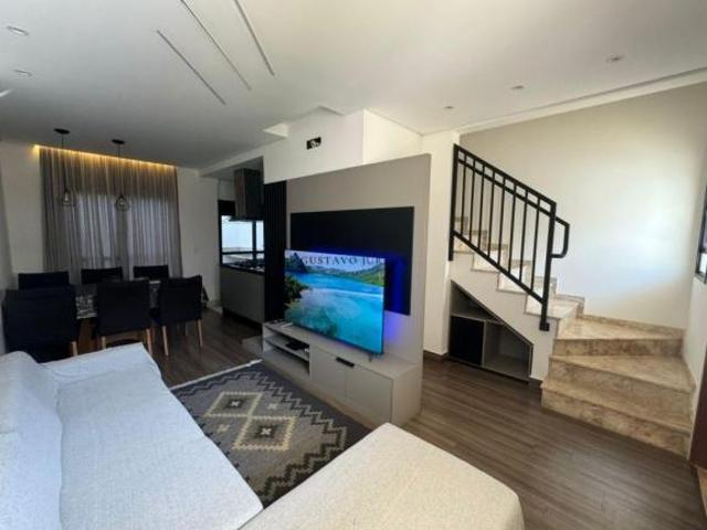 Casa em Condomínio Fechado