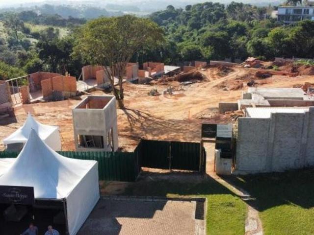 Casa em Condomínio Fechado