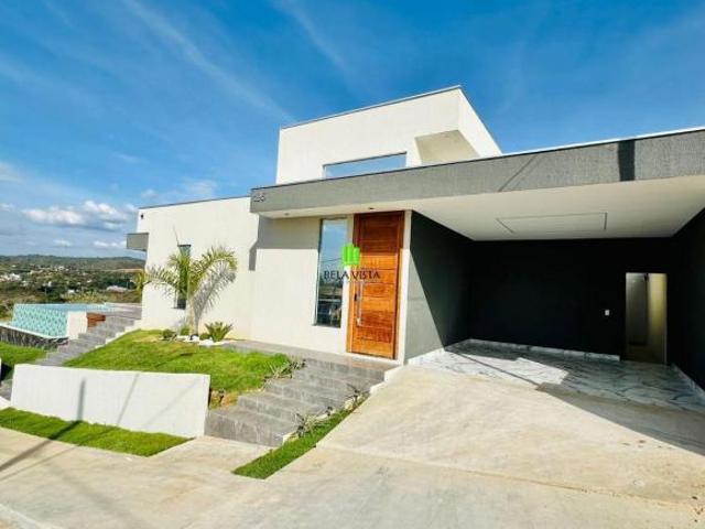 Casa em Condomínio Fechado