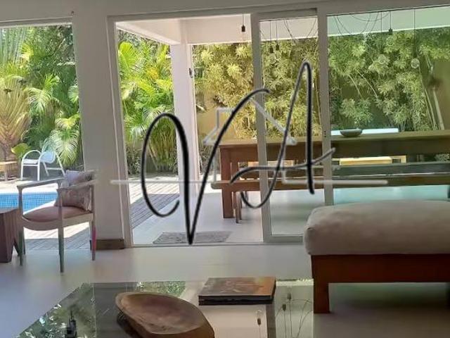 Casa em Condomínio Fechado