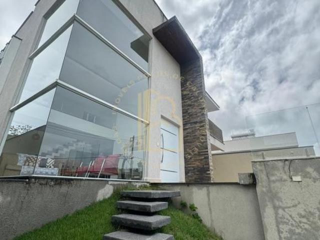 Casa em condomínio fechado