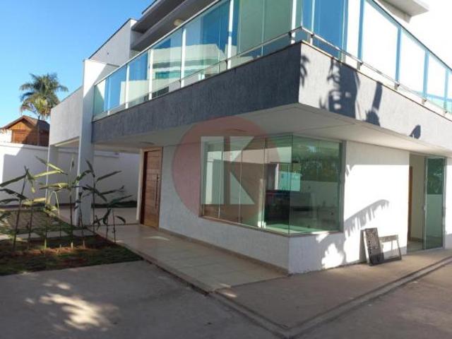 Casa em condominio fechado, 04 Quartos e 4 vagas, Pampulha!