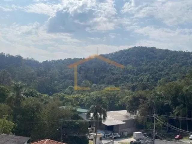 Casa em condomínio fechado, 2 suítes, terraço com churrasqueira, 2 vagas de garagem. 100m² Parque