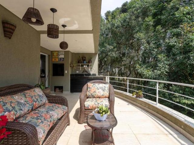 CASA EM CONDOMÍNIO FECHADO
