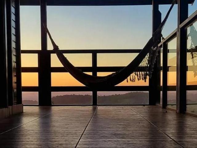 CASA EM CONDOMÍNIO FECHADO