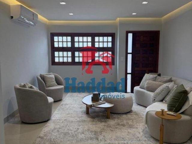 CASA EM CONDOMINIO FECHADO