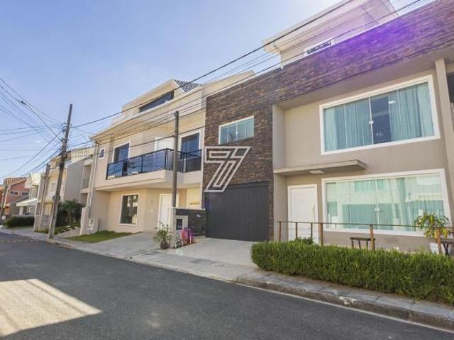 Casa em Condomínio Fechado