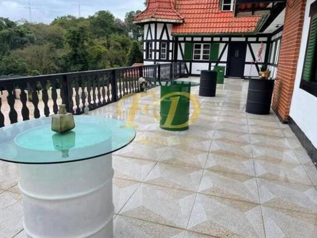 Casa em Condomínio Fechado