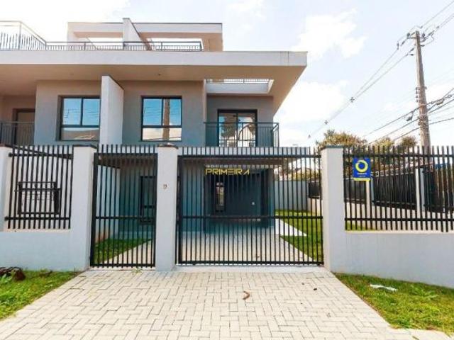 Casa em Condomínio Fechado 3 quartos,1 suíte, 4 vagas de garagem Pronta para morar com a família