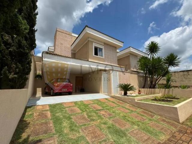Casa em Condomínio Fechado, 3 Quartos Suítes, 190 m², Vila do Golf