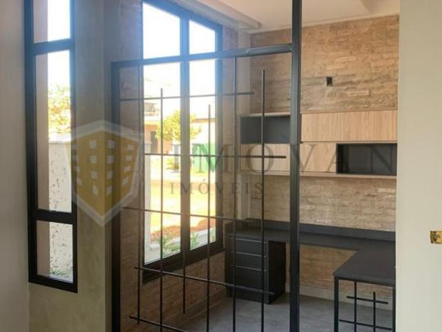 Casa em Condomínio Fechado, 3 Quartos Suítes, 200 m², Vila do Golf