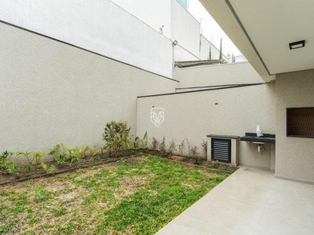 Casa em condomínio fechado, 3 suítes 03 vagas, jardim, Santo Inácio, Curitiba