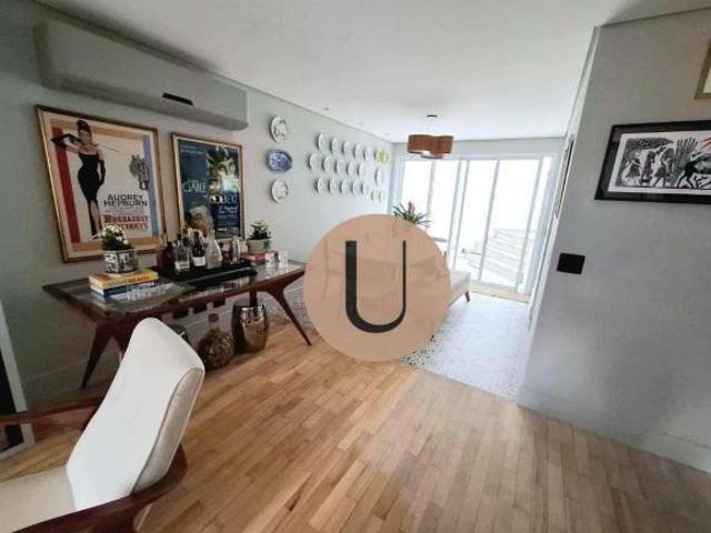 Casa em condomínio Fechado! 3 suítes, 3 vagas, Reformada! Vila Andrade!