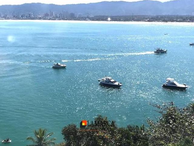 Casa em condominio fechado vista total mar Guaruja