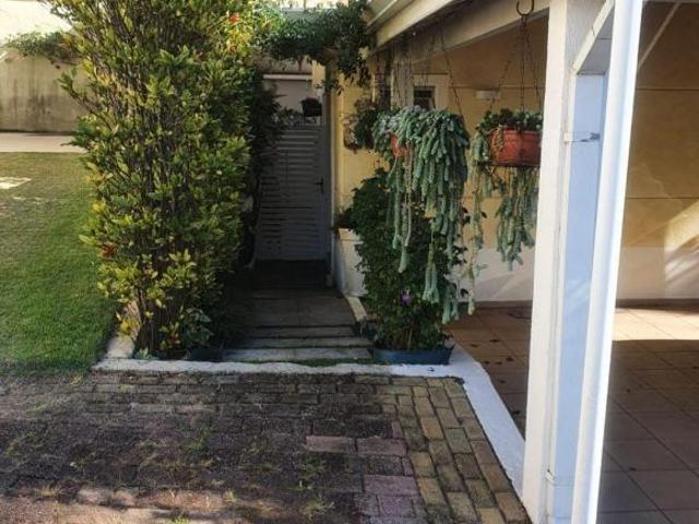 Casa em Condomínio Fechado a venda na chácara monte alegre, Reformada com 4 quartos sendo 3suite amp