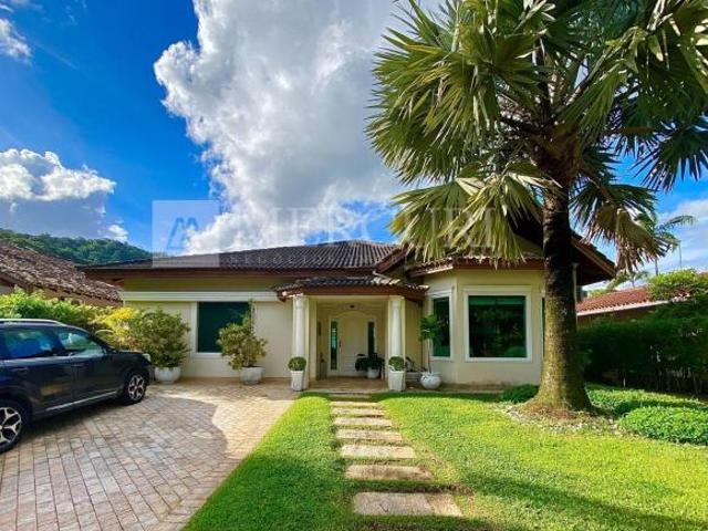 Casa em condomínio fechado à venda na Praia da Enseada em Guarujá