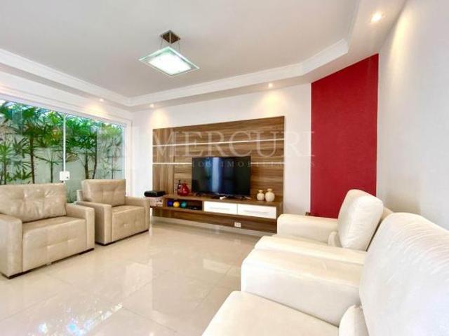 Casa em condomínio fechado à venda na Praia da Enseada em Guarujá