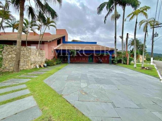 Casa em condomínio fechado à venda na Praia do Pernambuco em Guarujá