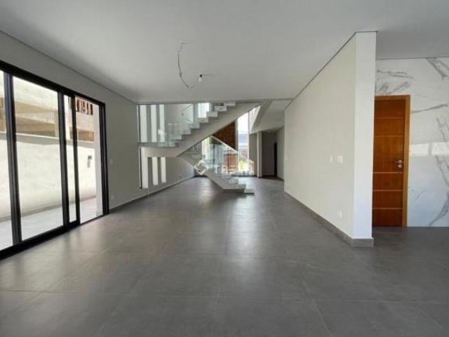 CASA EM CONDOMÍNIO FECHADO À VENDA COM 4 DORM/5 WC/4 VAGAS EM BERTIOGA/SP