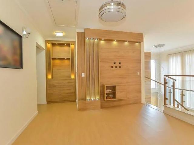 Casa em Condomínio fechado a venda com 4 quartos, 2 suítes, 2 demi e 4 vagas