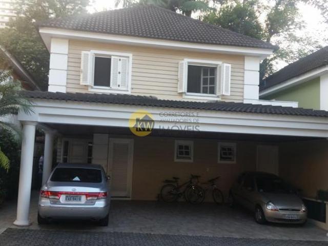 Casa em Condomínio fechado à Venda, com 4 Quartos 2 suites com 493 Aceita permuta menor sp
