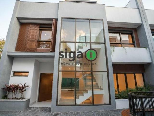 Casa em Condomínio fechado, a venda,com 4 quartos, sendo 2 suites, 4 vagas, no Alto da Boa Vista