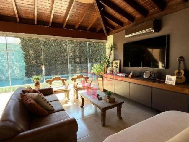 Casa em Condomínio Fechado à Venda de 04 Quartos sendo todos Suítes no Bairro Recreio das Acácias em