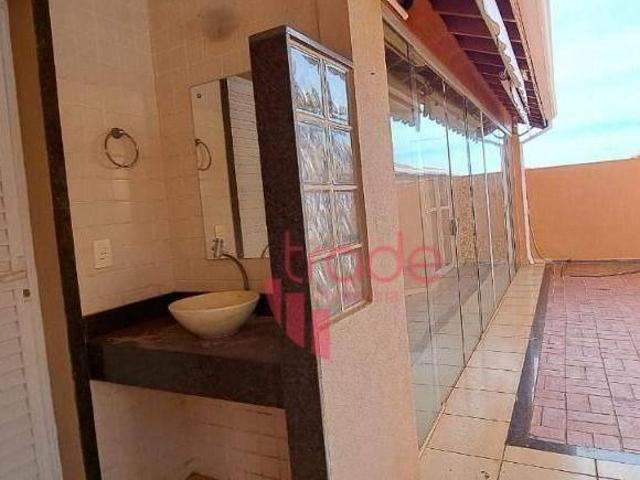 Casa em Condomínio Fechado à Venda de 03 Quartos sendo 01 Suíte no Bairro Recreio das Acácias em Rib