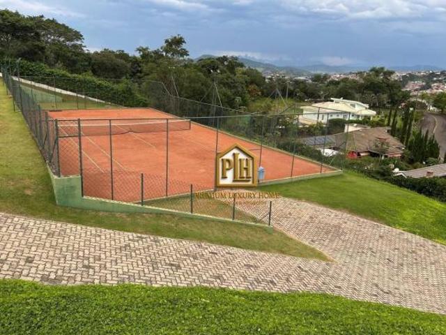 Casa em Condomínio Fechado à Venda em Atibaia – 800m² de terreno