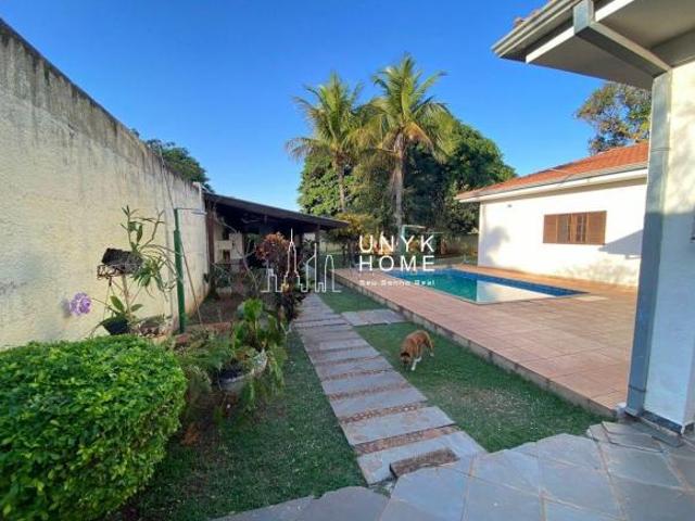 Casa em condomínio fechado, a venda em Americana, com piscina, jardim e área Gourmet !