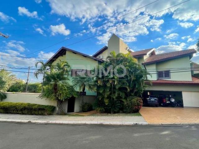 Casa em condomínio fechado à venda próximo a escola de cadetes em Campinas