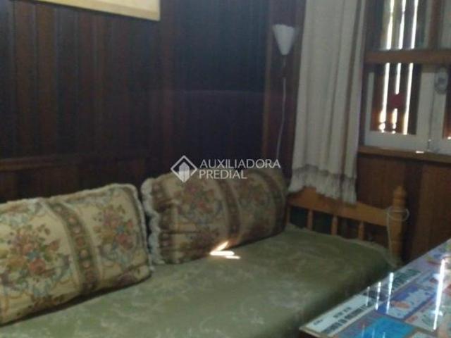 Casa em condomínio fechado a venda