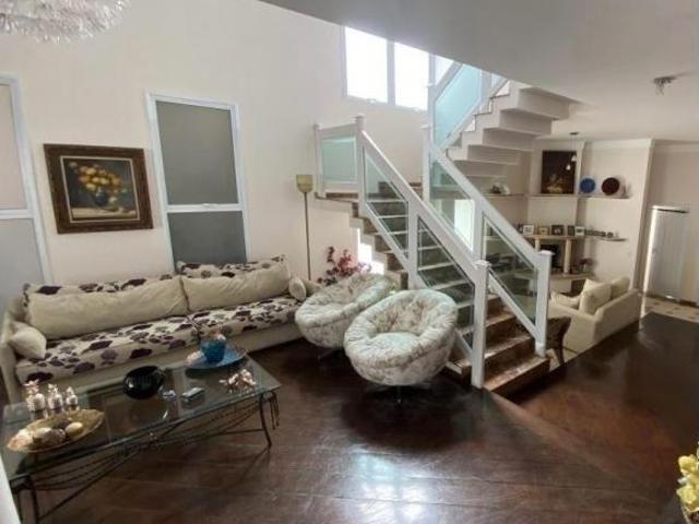 Casa em condomínio fechado Alphaville