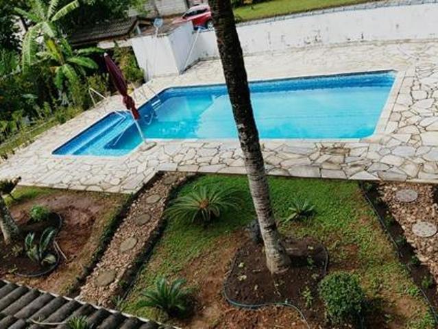 Casa em condominio fechado Bertioga 5 suites, piscina, mobiliada