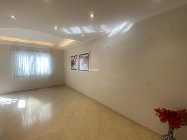 Casa em Condomínio Fechado c/ 3 quartos, 1 suíte e 2 vagas, 108m², à venda no Condomínio Villa D Est