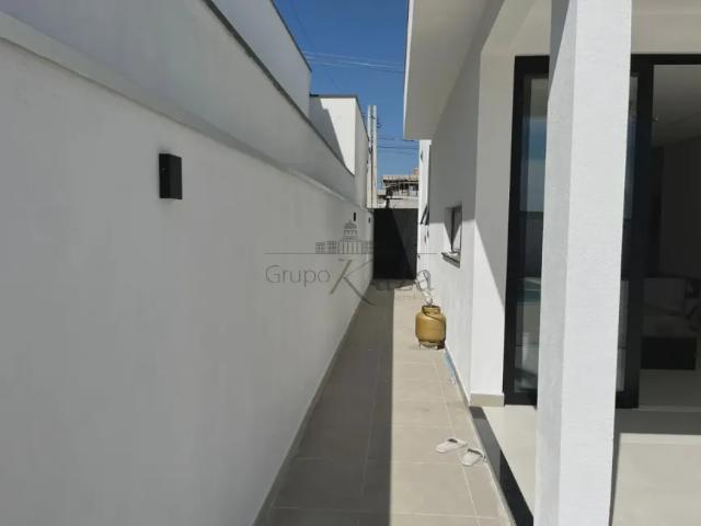 Casa em Condomínio Fechado Caçapava 3 Dormitórios 140 m²