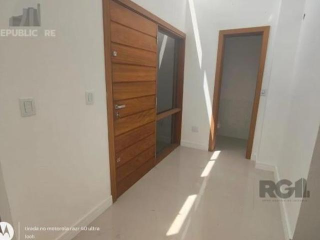 Casa em Condomínio fechado com 3 dormitórios no bairro Vila Nova em Porto Alegre
