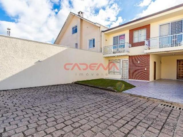Casa em condomínio fechado com 3 quartos e 2 vagas à venda no Santa Cândida