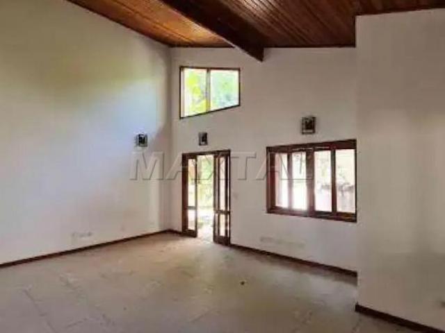Casa em condomínio fechado com 3 quartos para locação na Rua Alfenas, Granja Viana, Carapicuíba