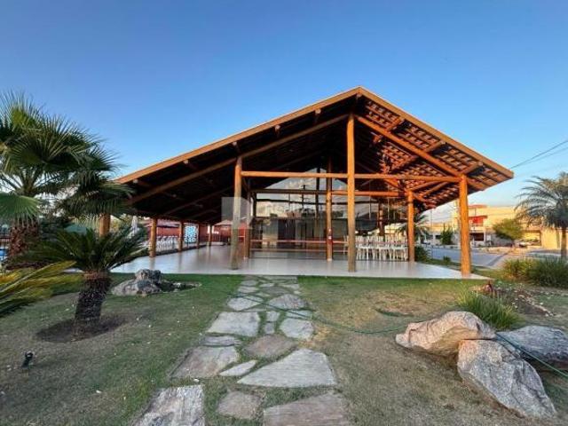 Casa em condomínio fechado com 3 suítes 188 m² no Residencial Tecoara